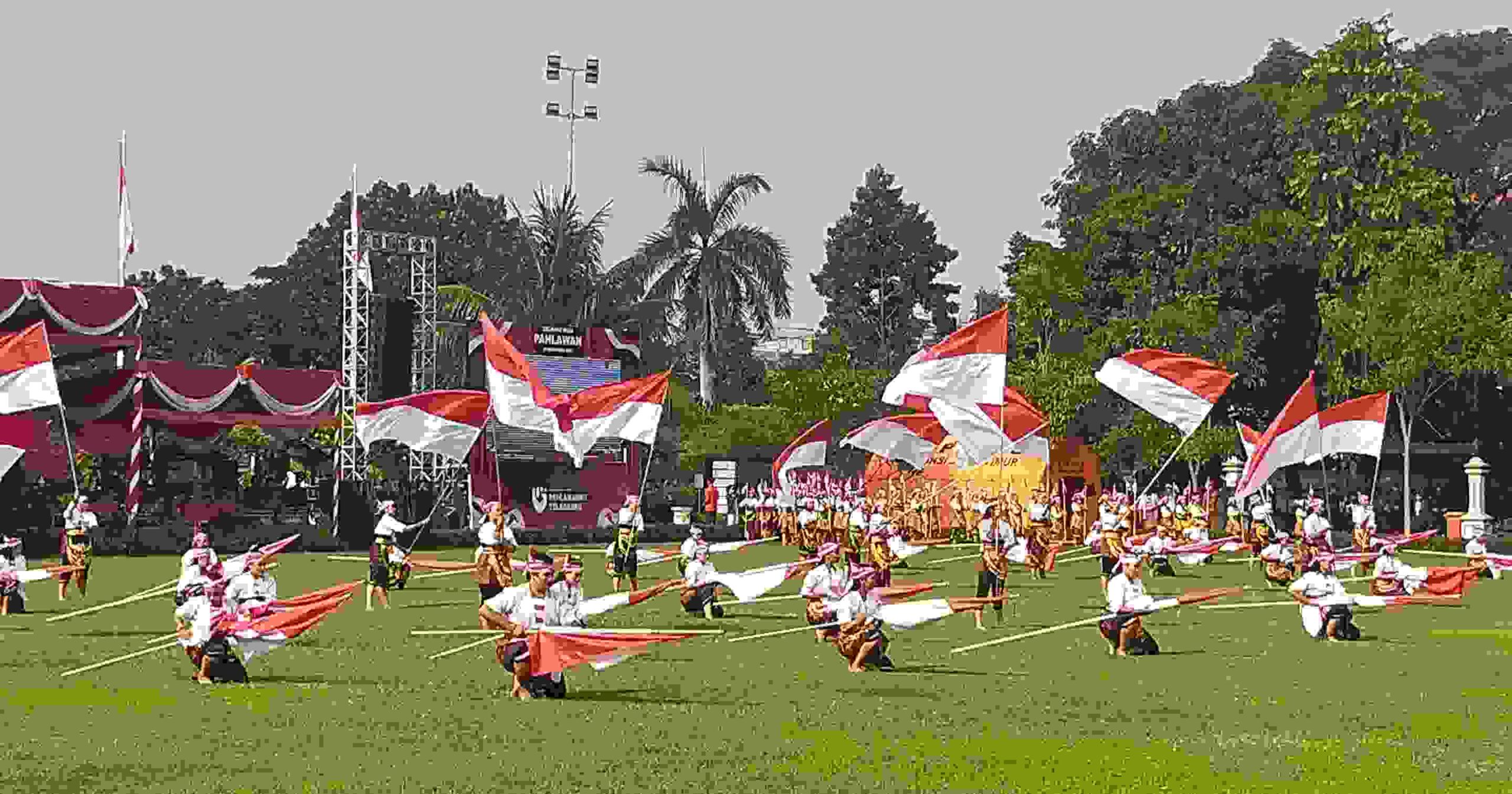 Peringatan Upacara Hari Pahlawan Diwarnai Tari Drama Kolosal Laskar ...