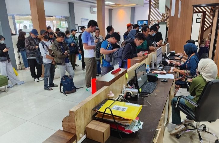 Jalur Utara Masih Terendam, KAI Daop 8 Surabaya Batalkan 7 Perjalanan ...